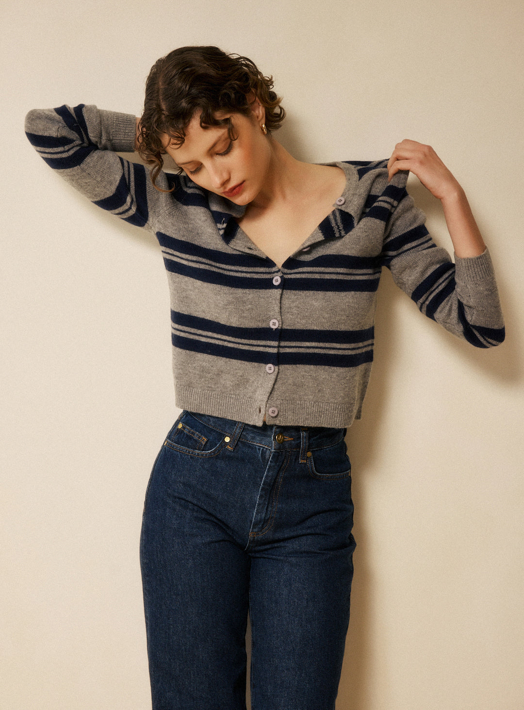 Myriam - Gilet à rayures gris et bleu et col rond – Petite Mendigote